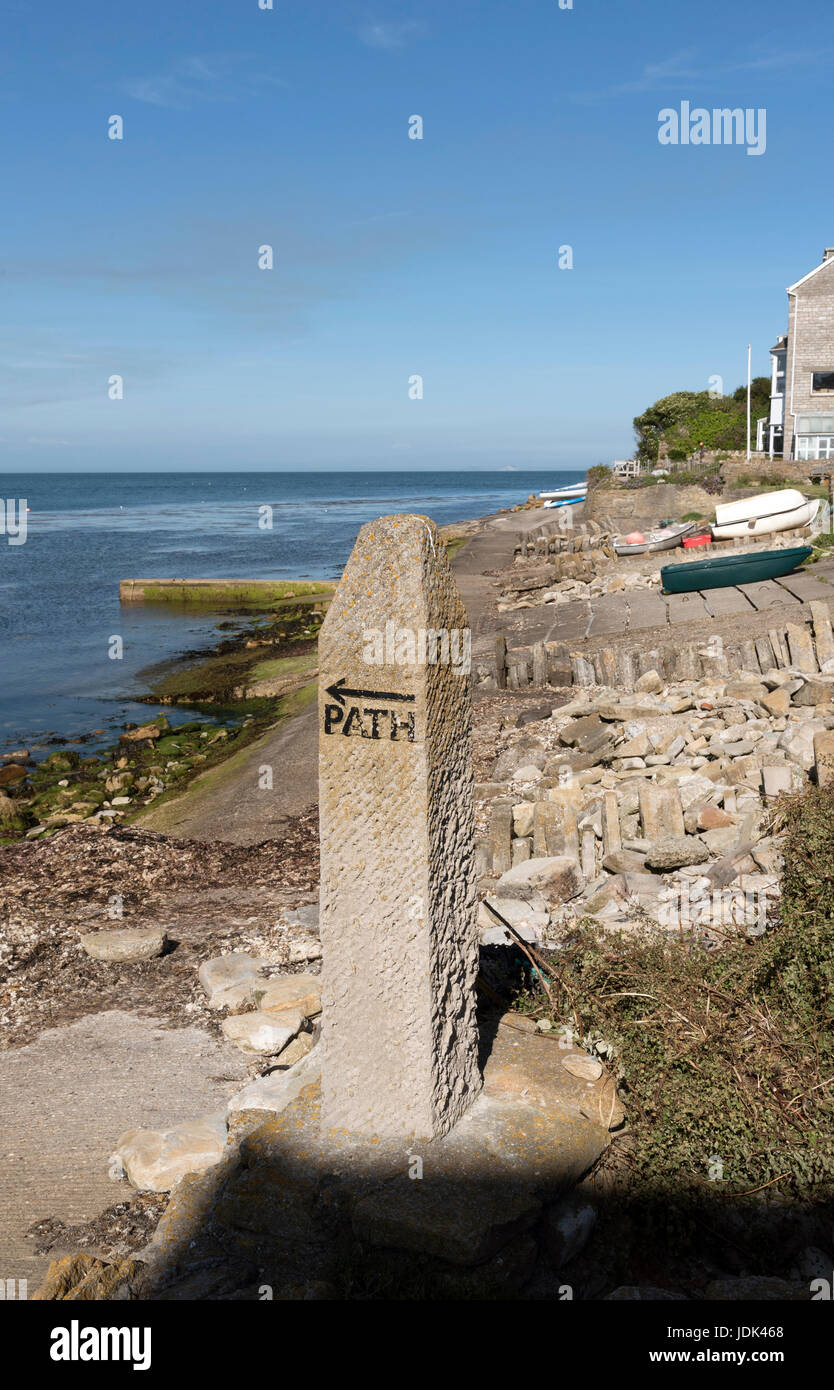 Stone pathway marker hi-res stock photography and images - Alamy