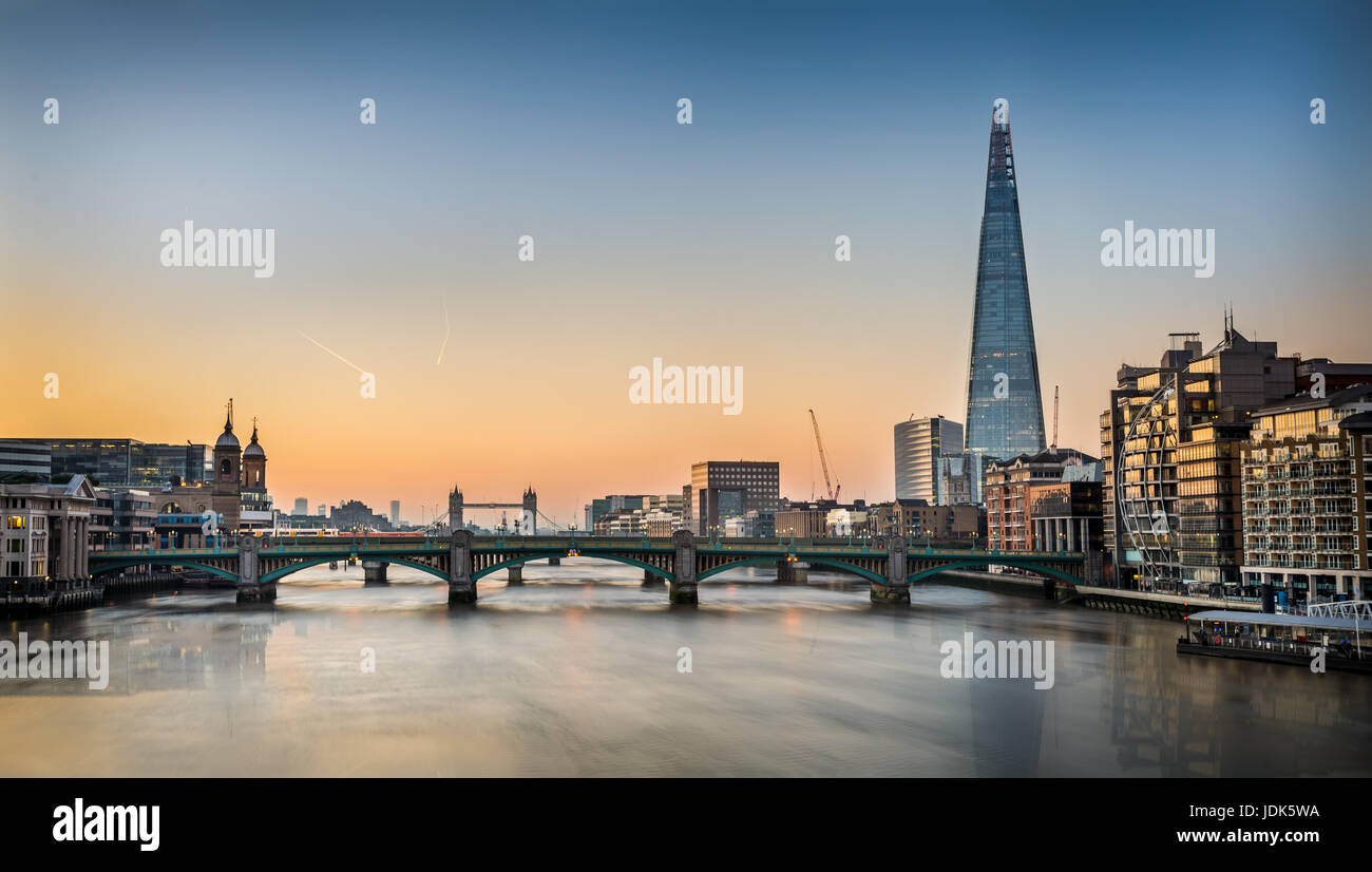 Millennium Bridge Sunset Stock Photo - Alamy