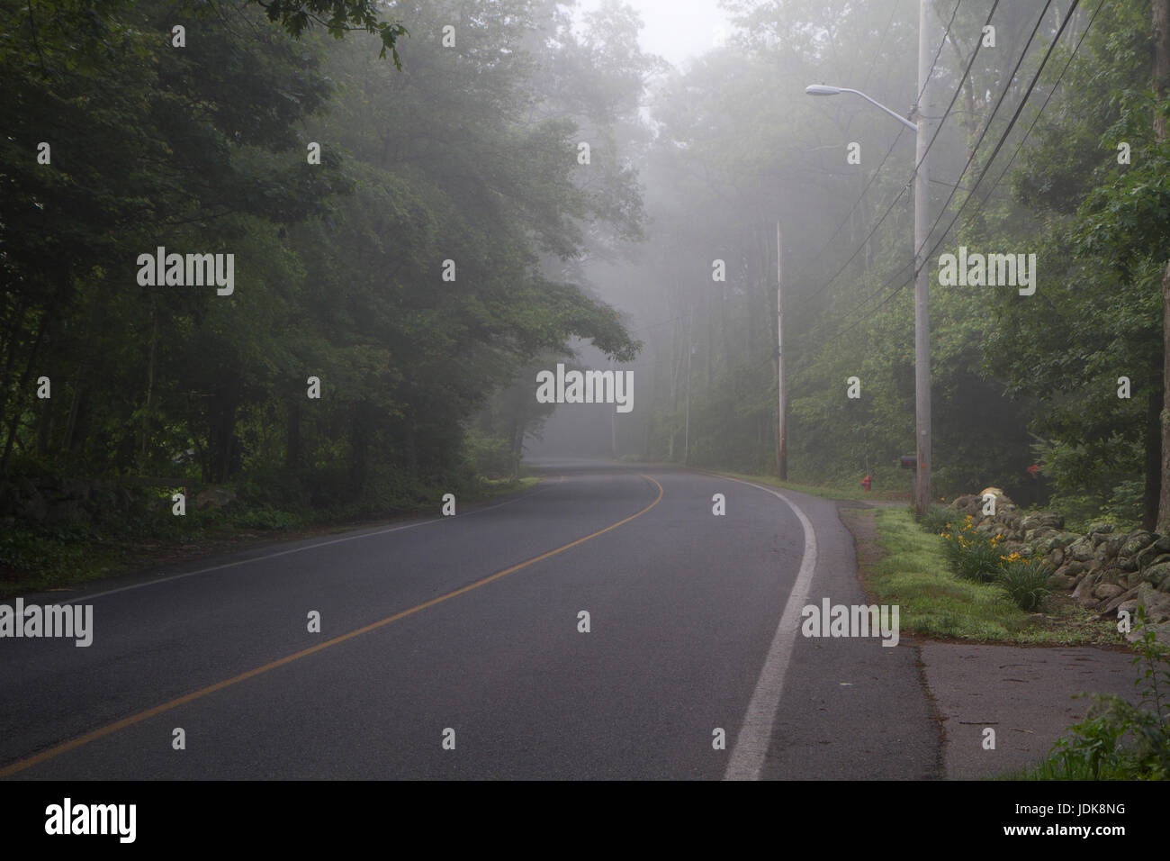 Foggy street hi-res stock photography and images - Alamy