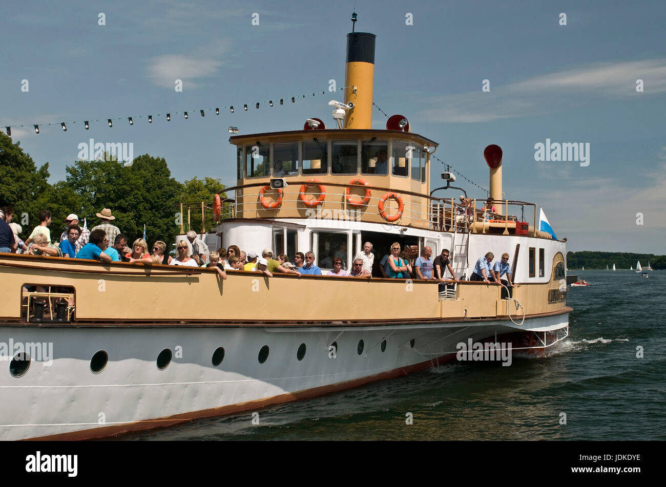 Europe, Germany, Bavaria, Lake Chiem, Chiemgau, Prien floor, shovel ...