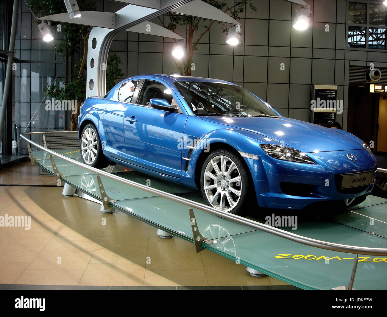 Auto advertisement hi-res stock photography and images - Alamy