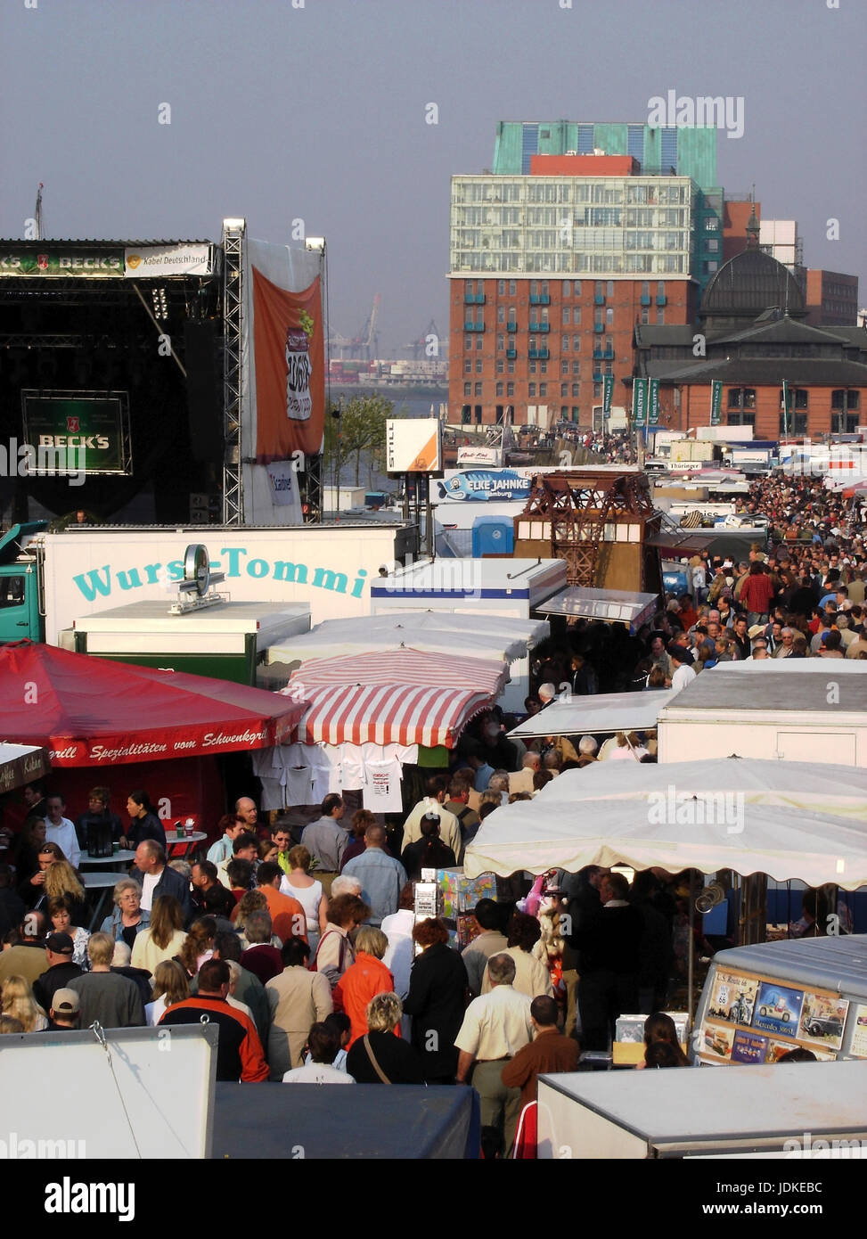 Fischmarkt sunday fish market hamburg hi-res stock photography and ...