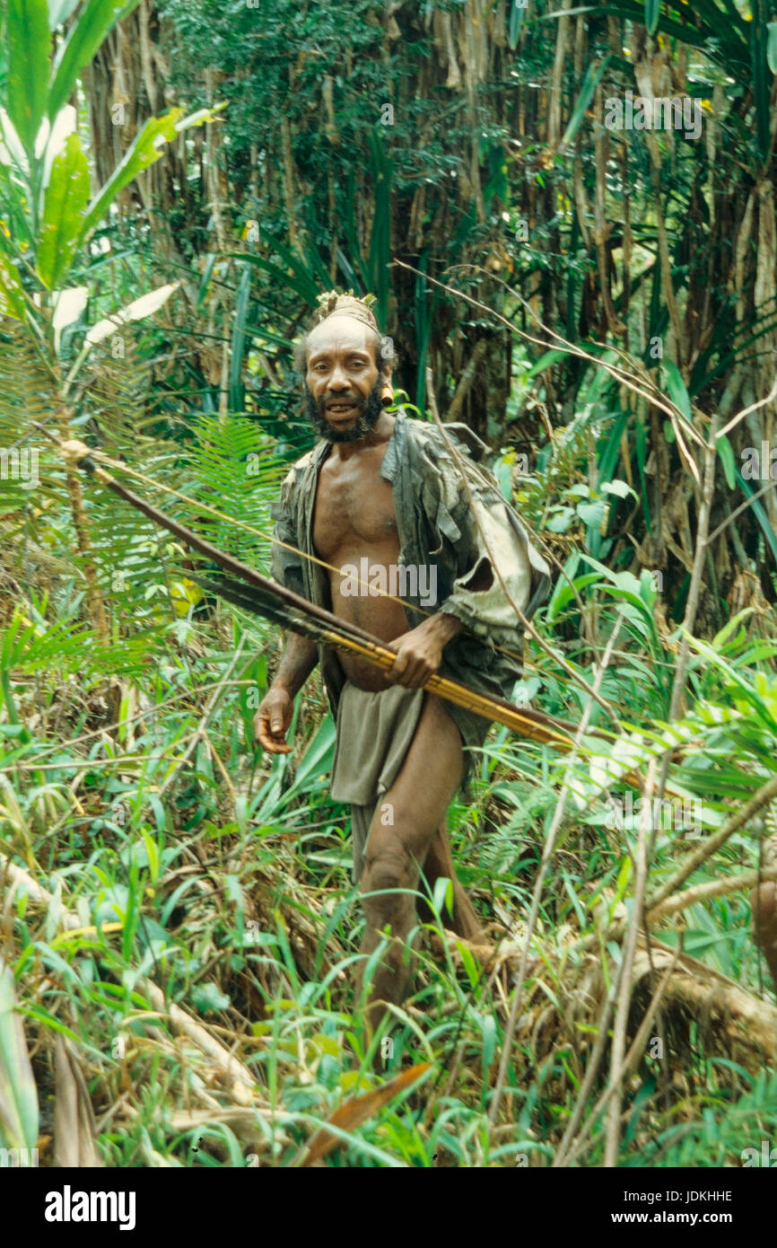 Papua Neuguinea, brine Kapiago, hunter with arrow and curve, , Lake ...