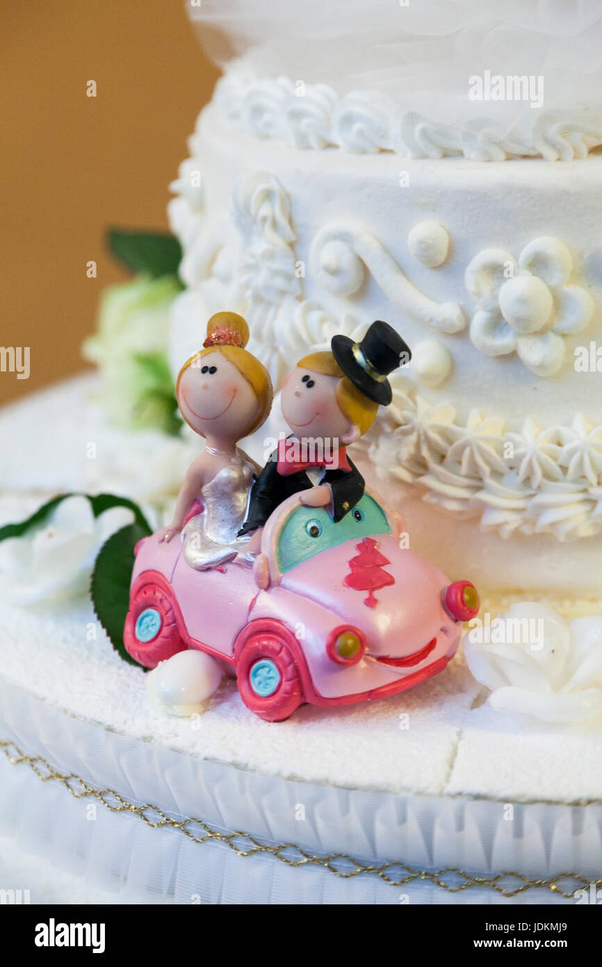 Topper cake hi-res stock photography and images - Alamy