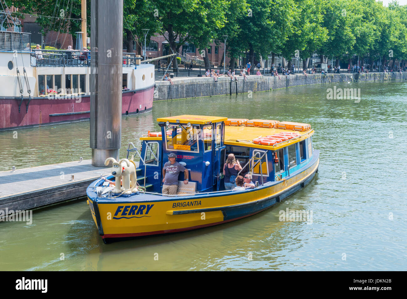 Yellow ferry boat hi-res stock photography and images - Alamy