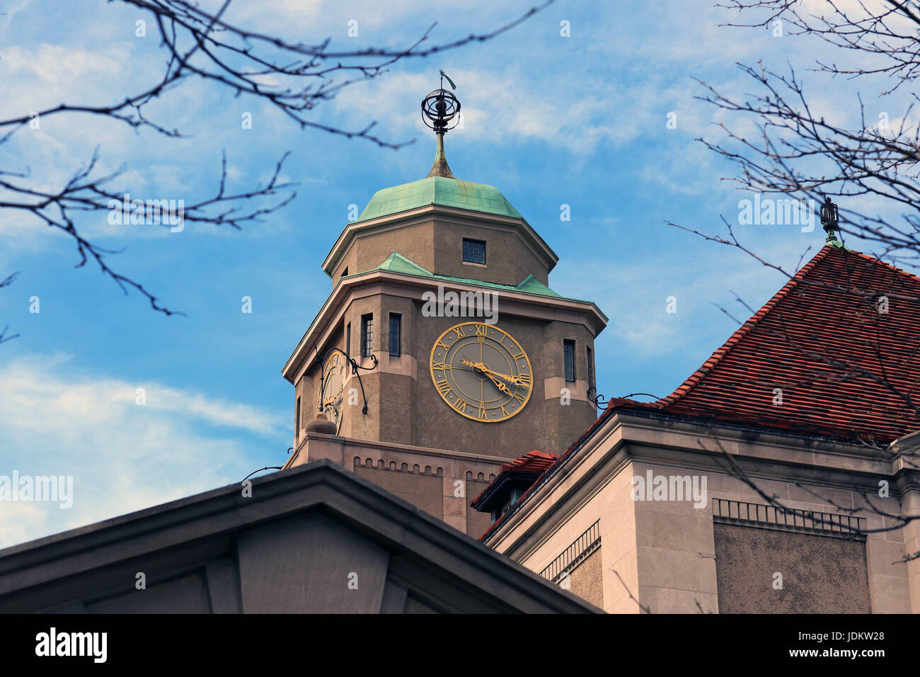 Boston, Massachusetts, USA. 24th Apr, 2017. Harvard University is a ...