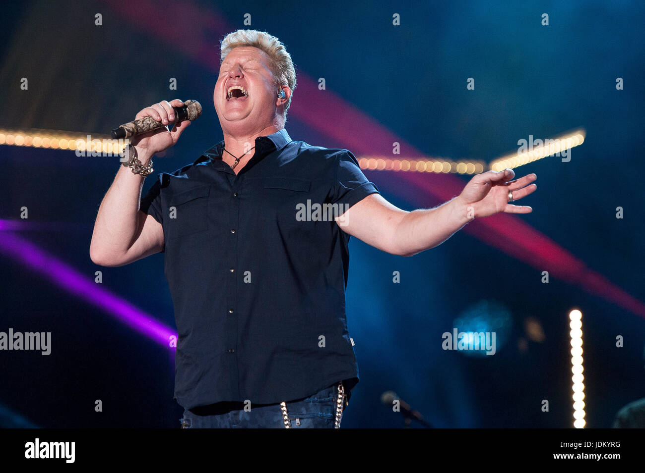 Music artist rascal flatts hi-res stock photography and images - Alamy
