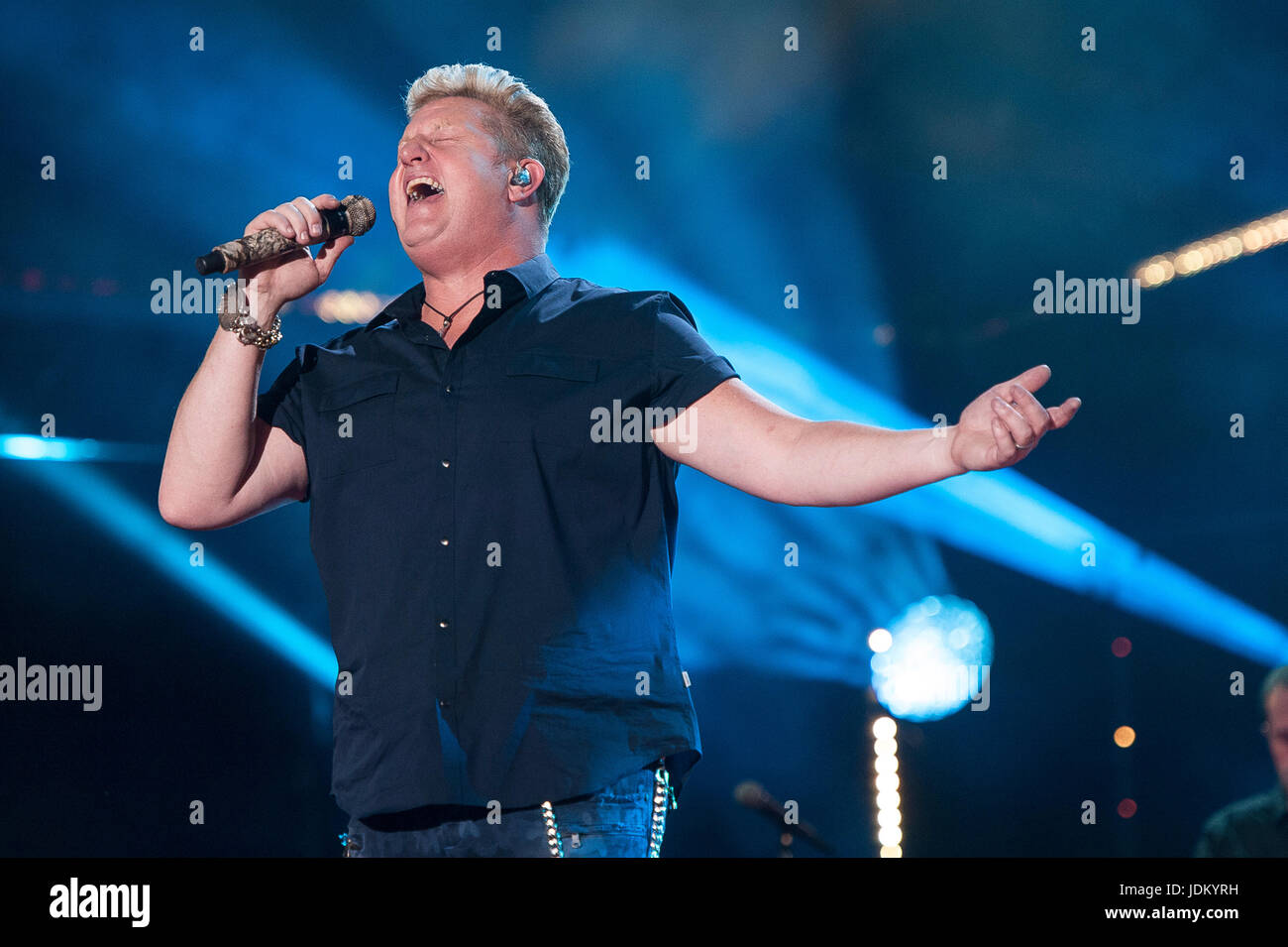 Music artist rascal flatts hi-res stock photography and images - Alamy