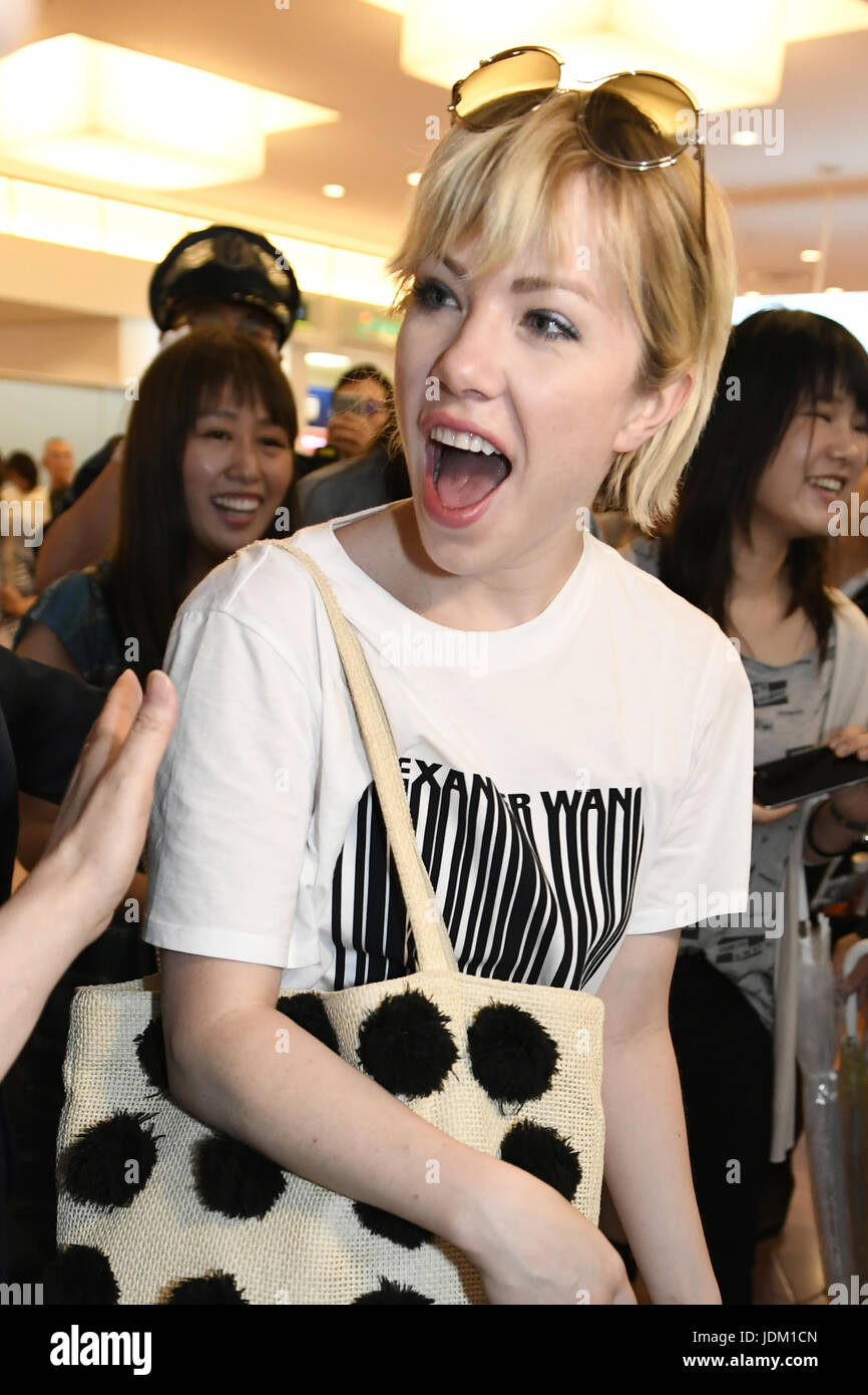 Tokyo International Airport, Japan. 21st June, 2017. Canadian singer ...