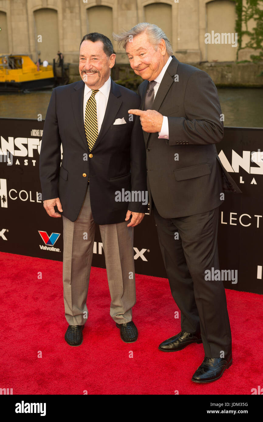 CHICAGO, IL - JUNE 20: Voice actors Peter Cullen and Frank Welker at ...