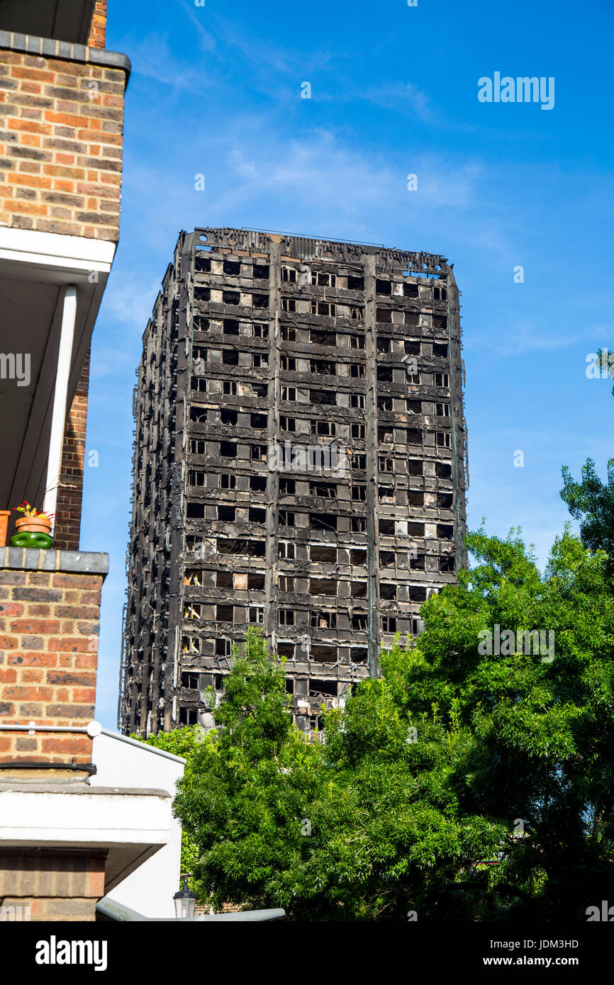 Grenfell tower cladding hi-res stock photography and images - Alamy