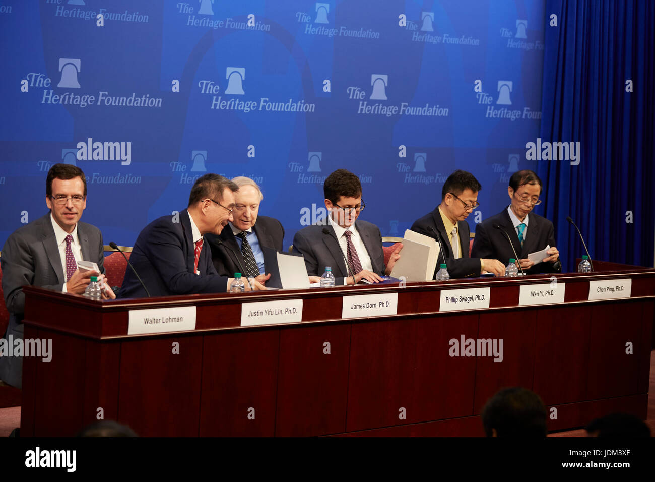 Professor james lin hi-res stock photography and images - Alamy