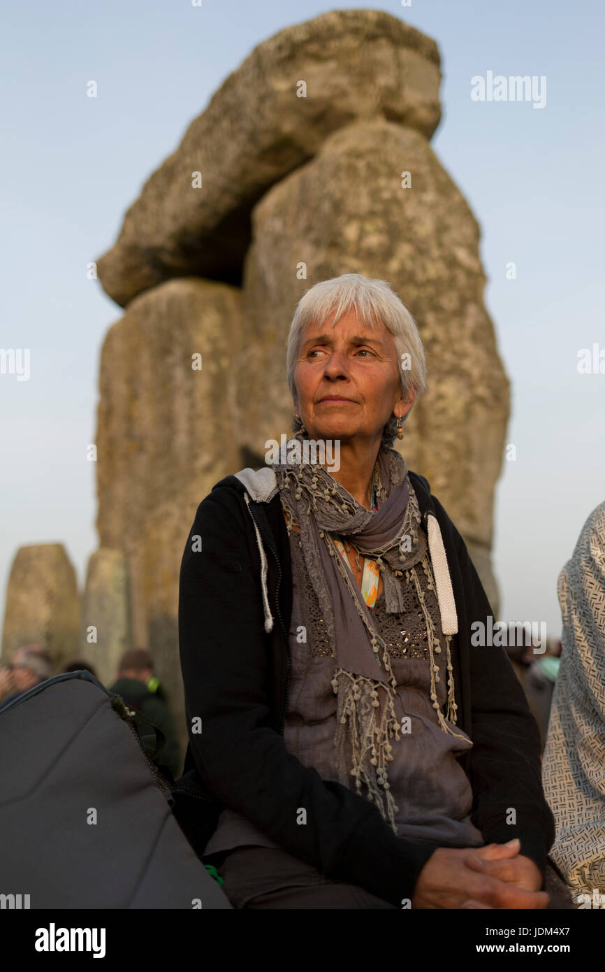 Stonehenge, England, 21st June 2017: Spiritual revellers celebrate the ...
