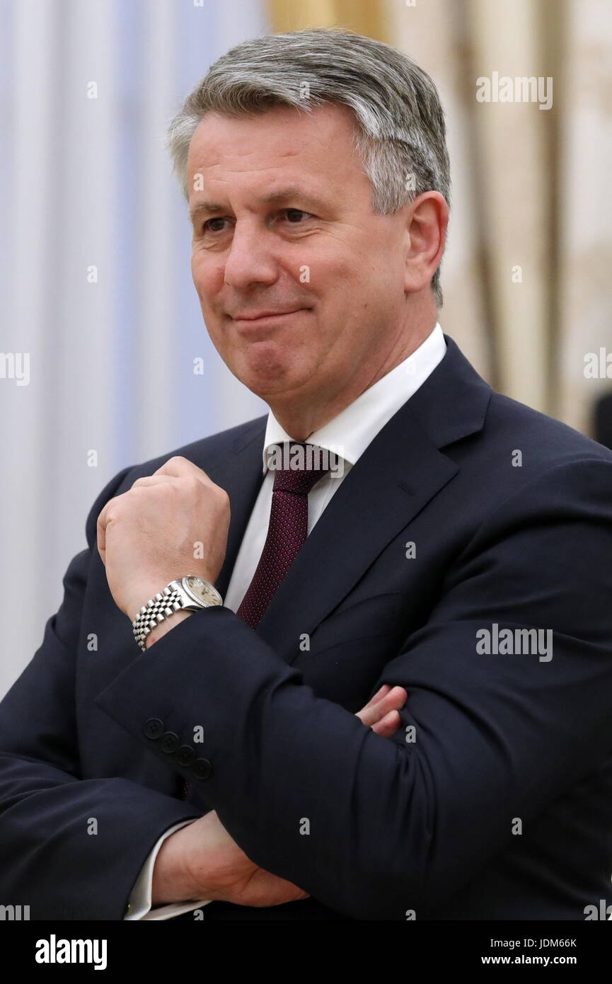 Royal Dutch Shell Ceo High Resolution Stock Photography and Images - Alamy