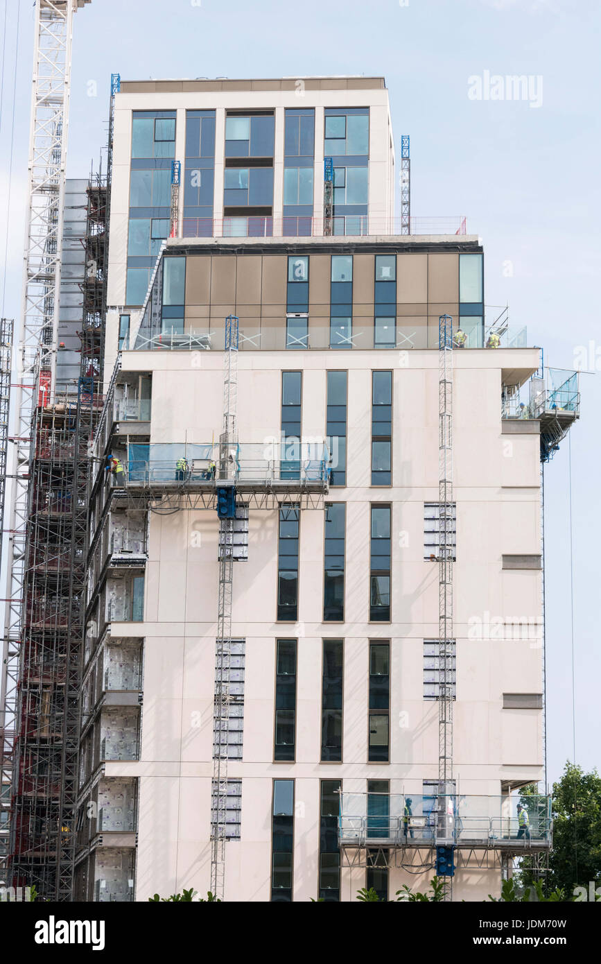 Blocks of flats being built uk hi-res stock photography and images - Alamy