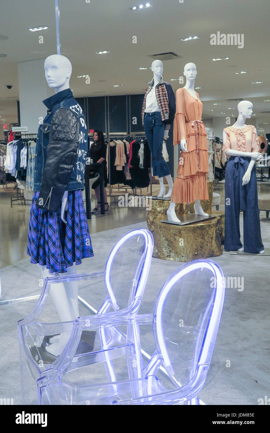 Saks Fifth Avenue Flagship Department Store, NYC, USA Stock Photo - Alamy