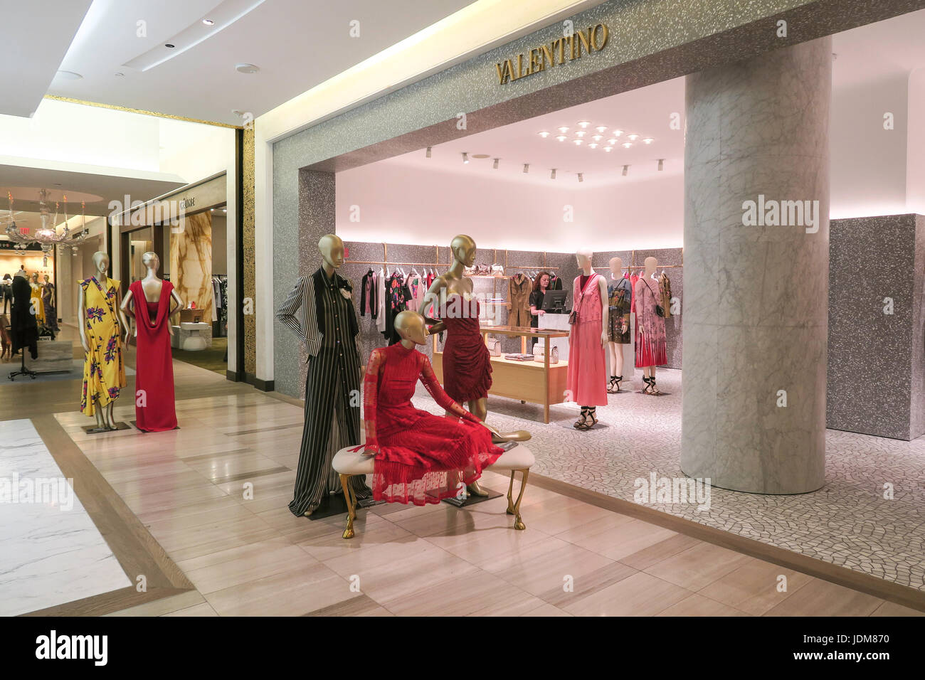Saks Fifth Avenue Flagship Department Store, NYC, USA Stock Photo - Alamy