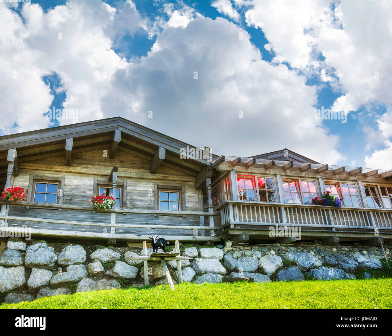 Wooden cottage in the Alps mountains, Scheffau am Wilden Kaiser, Tirol ...