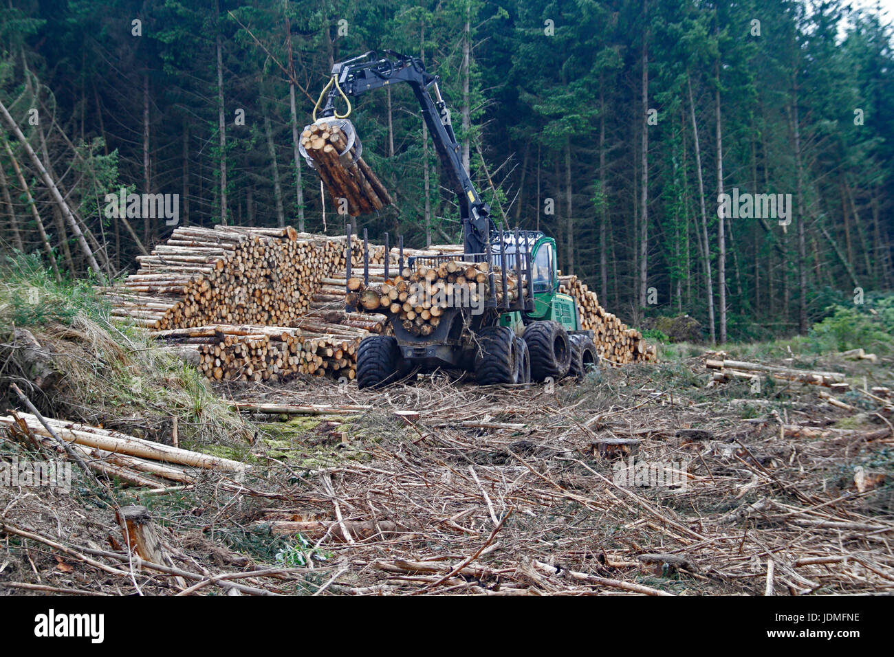 Tractor with forest hi-res stock photography and images - Alamy