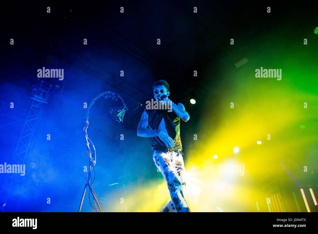 Machine gun kelly performs live hi-res stock photography and images - Alamy