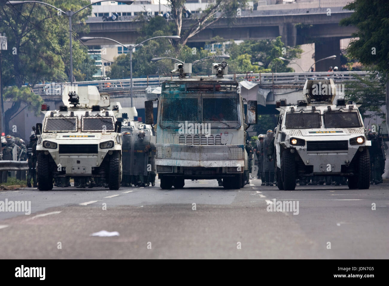 Vehiculo anti motines hi-res stock photography and images - Alamy
