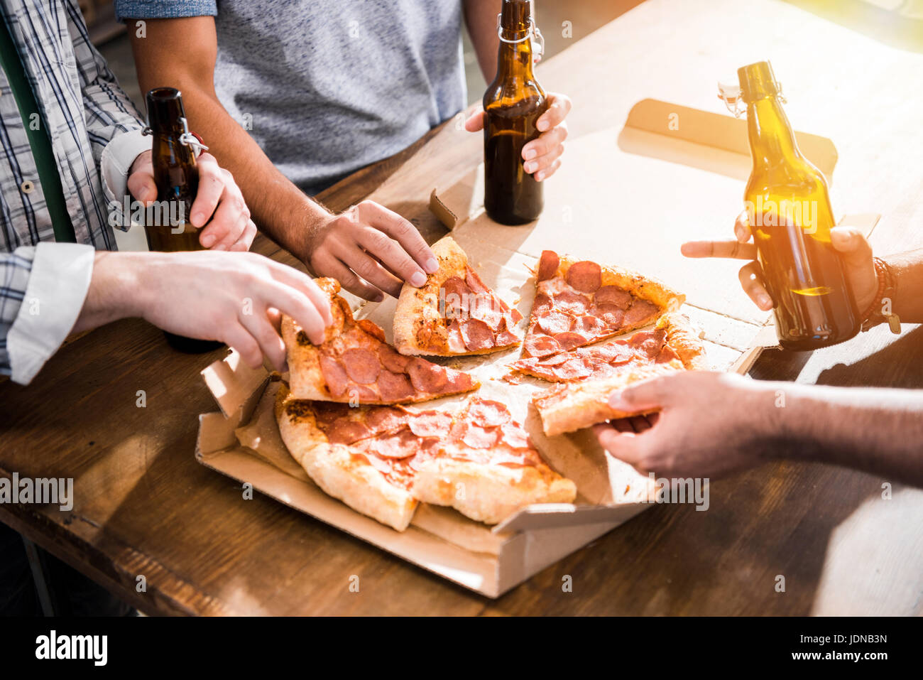 Beer with pizza hi-res stock photography and images - Alamy