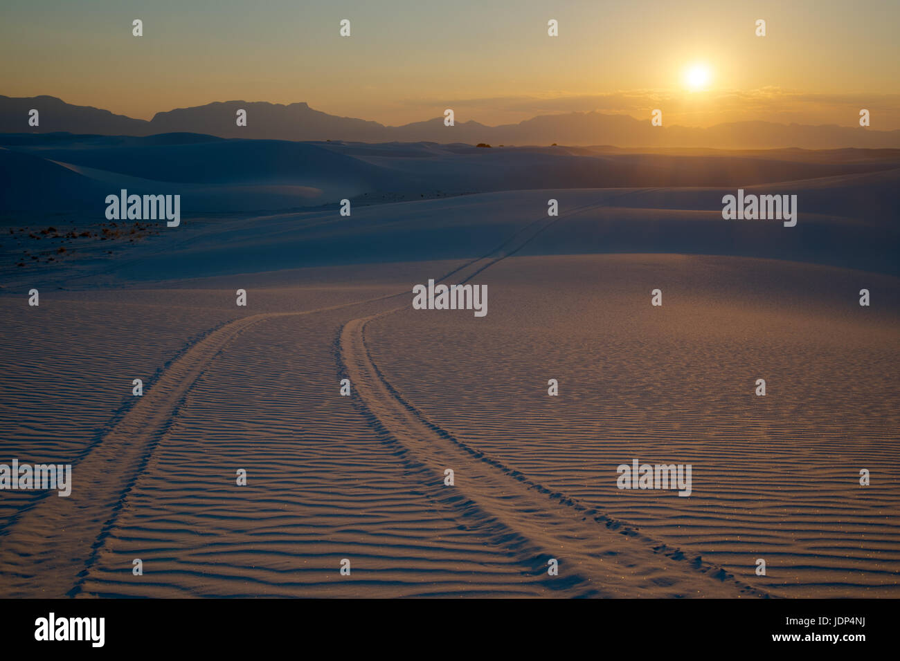 Gypsum Sand Dunes at White Sands National Monument, New Mexico, USA ...