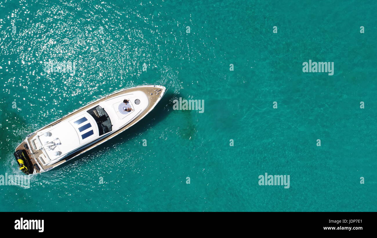 Travel magazine hi-res stock photography and images - Alamy