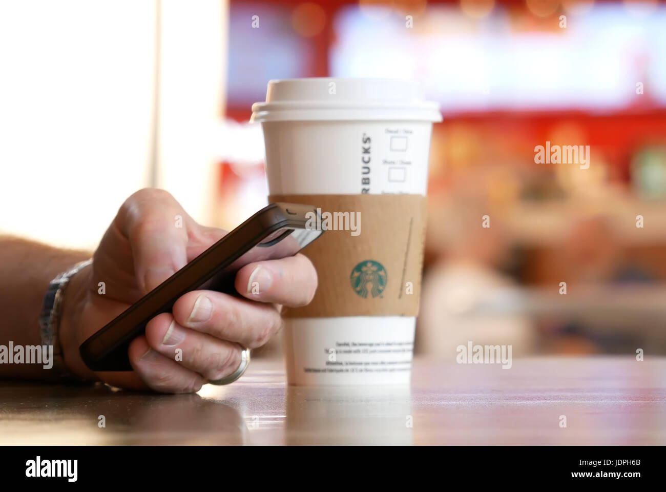 Starbucks coffee signage hi-res stock photography and images - Alamy