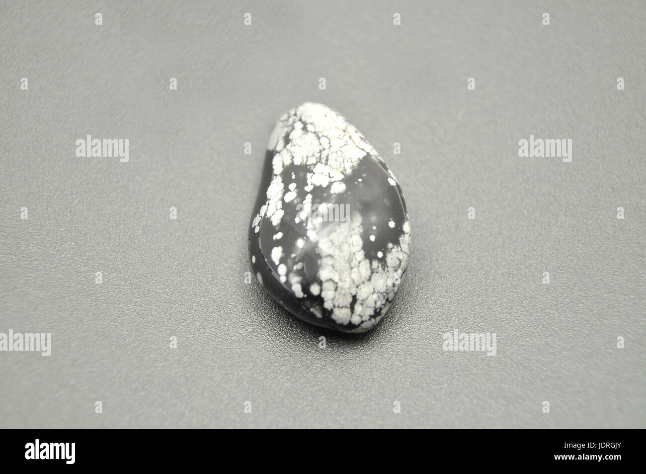 Obsidian macro image hi-res stock photography and images - Alamy