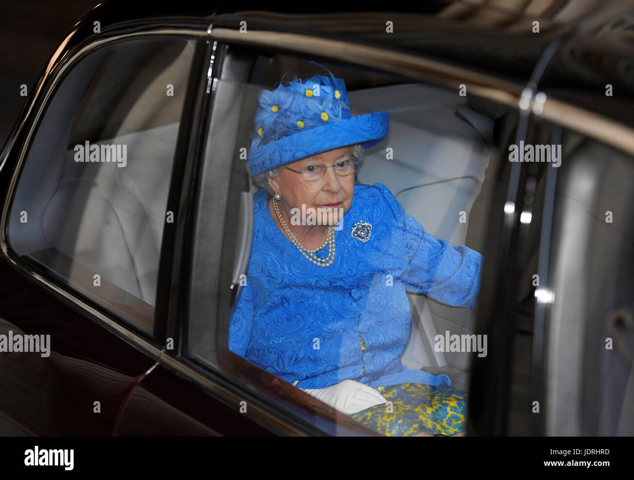 Queen elizabeth ii leaving after the state opening of parliament hi-res ...
