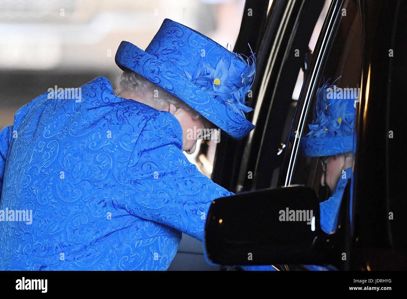 Queen elizabeth ii leaving after the state opening of parliament hi-res ...