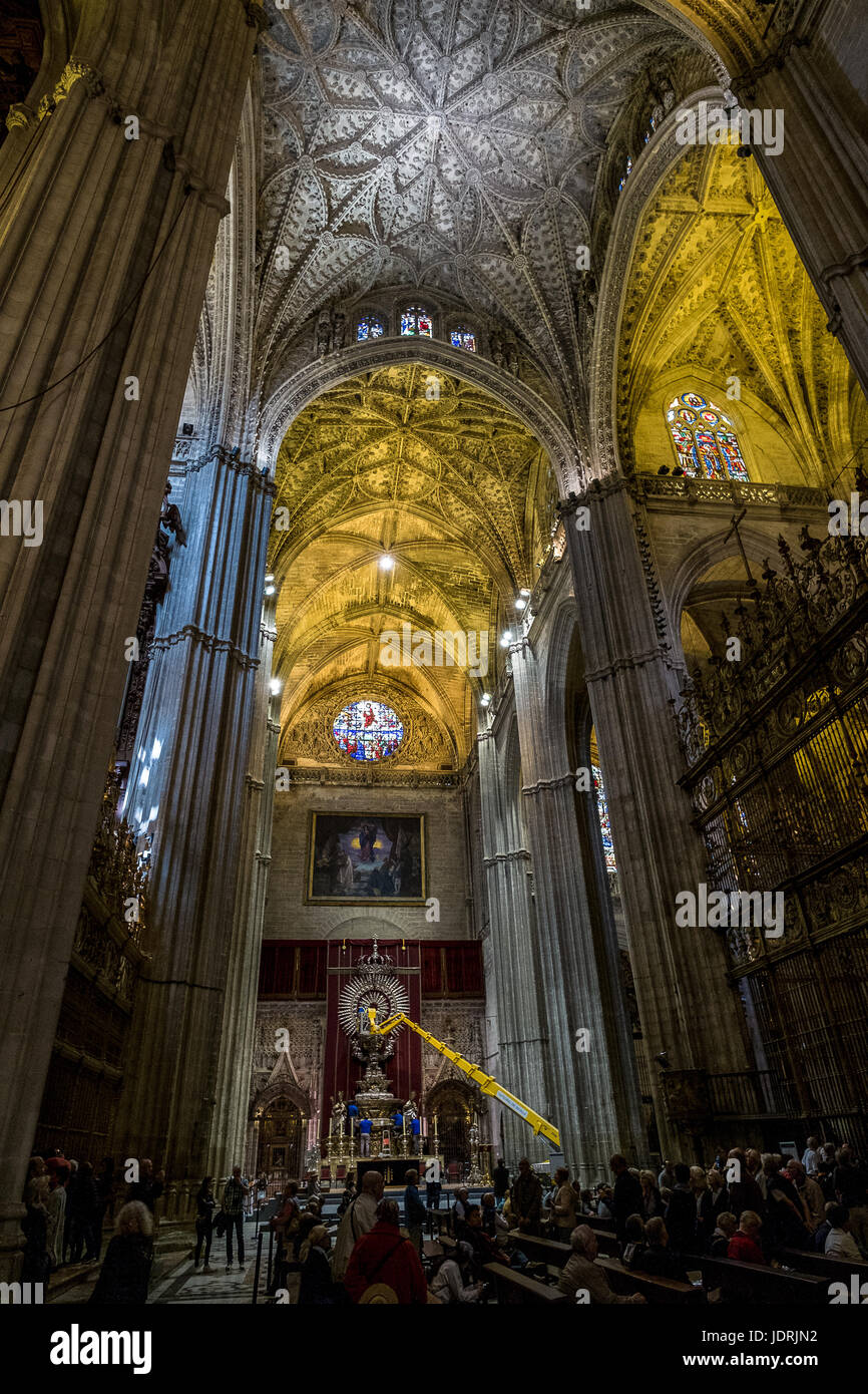 interior of Seville cathedral Stock Photo - Alamy