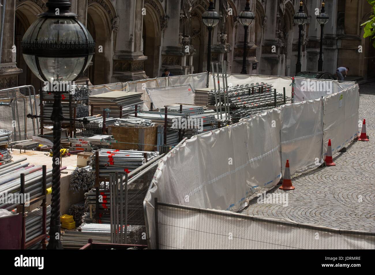 Scaffolding around tower hi-res stock photography and images - Alamy