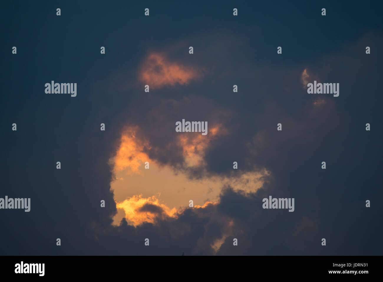 Face shape in sky hi-res stock photography and images - Alamy