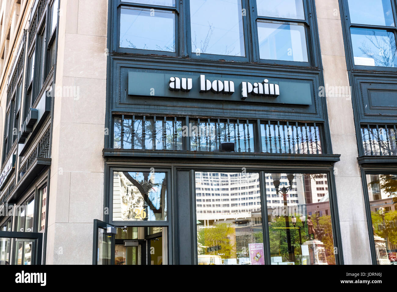 Indianapolis - Circa June 2017: Au Bon Pain fast casual bakery and cafe ...