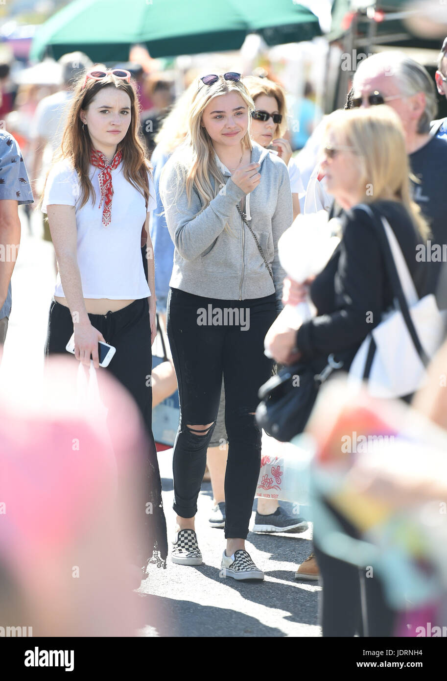 Chloe Grace Moritz goes to the Studio City Farmers Market with friends ...