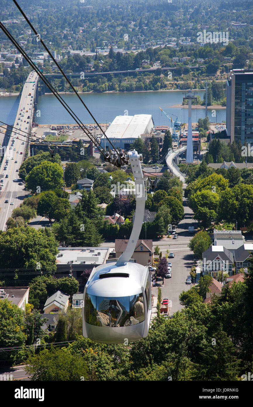 Cableways hi-res stock photography and images - Alamy