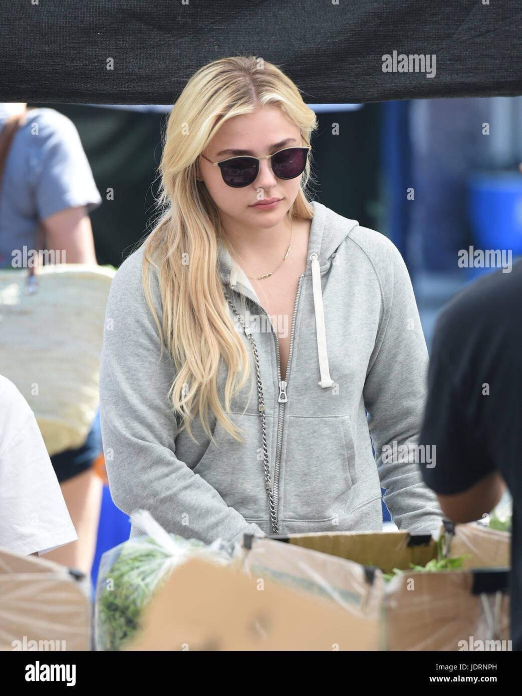 Chloe Grace Moritz goes to the Studio City Farmers Market with friends ...