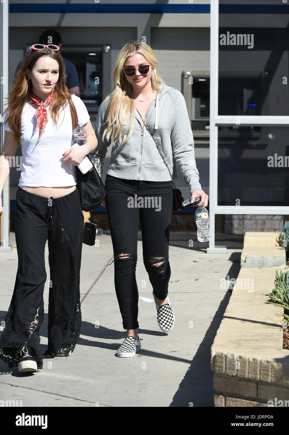 Chloe Grace Moritz goes to the Studio City Farmers Market with friends ...