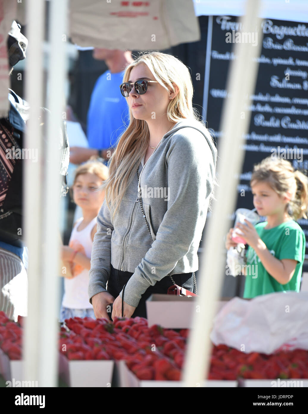 Chloe Grace Moritz goes to the Studio City Farmers Market with friends ...