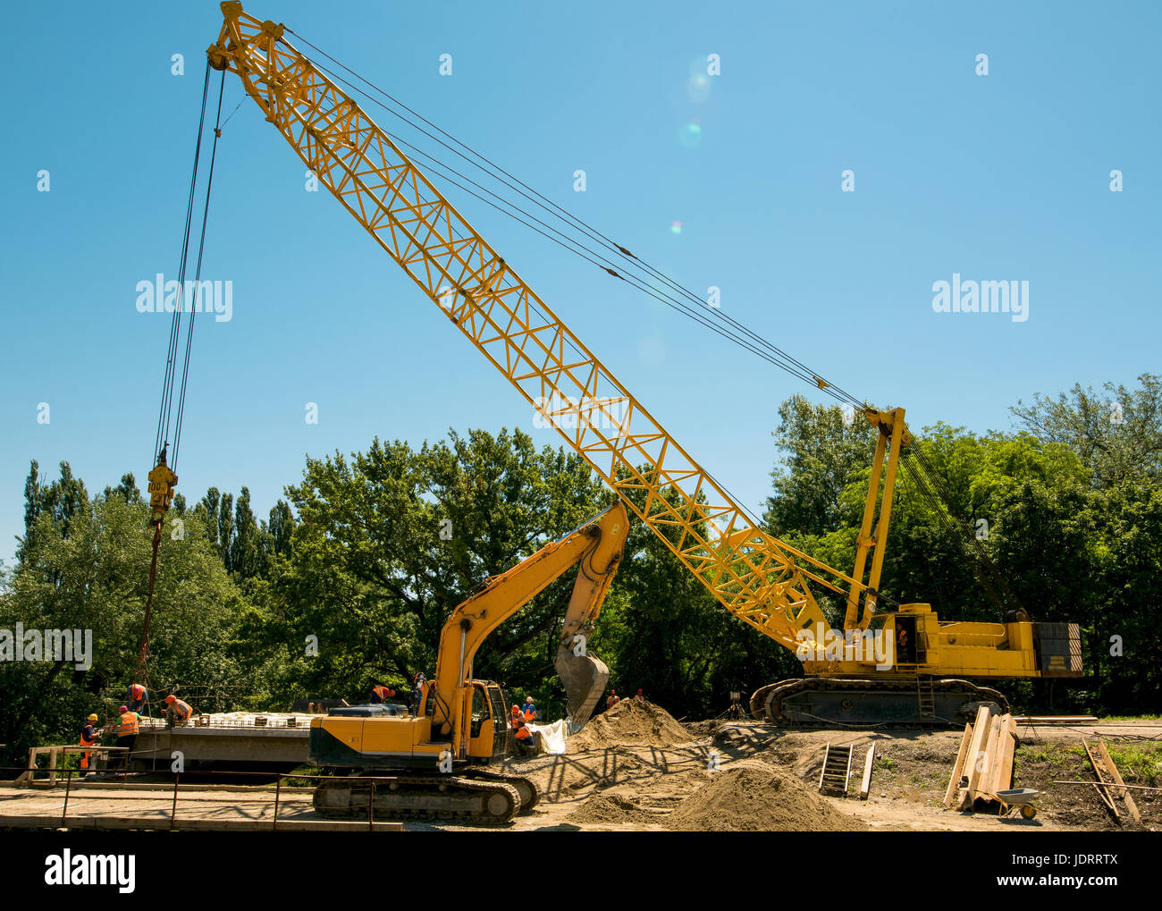 Crawler crane hi-res stock photography and images - Alamy