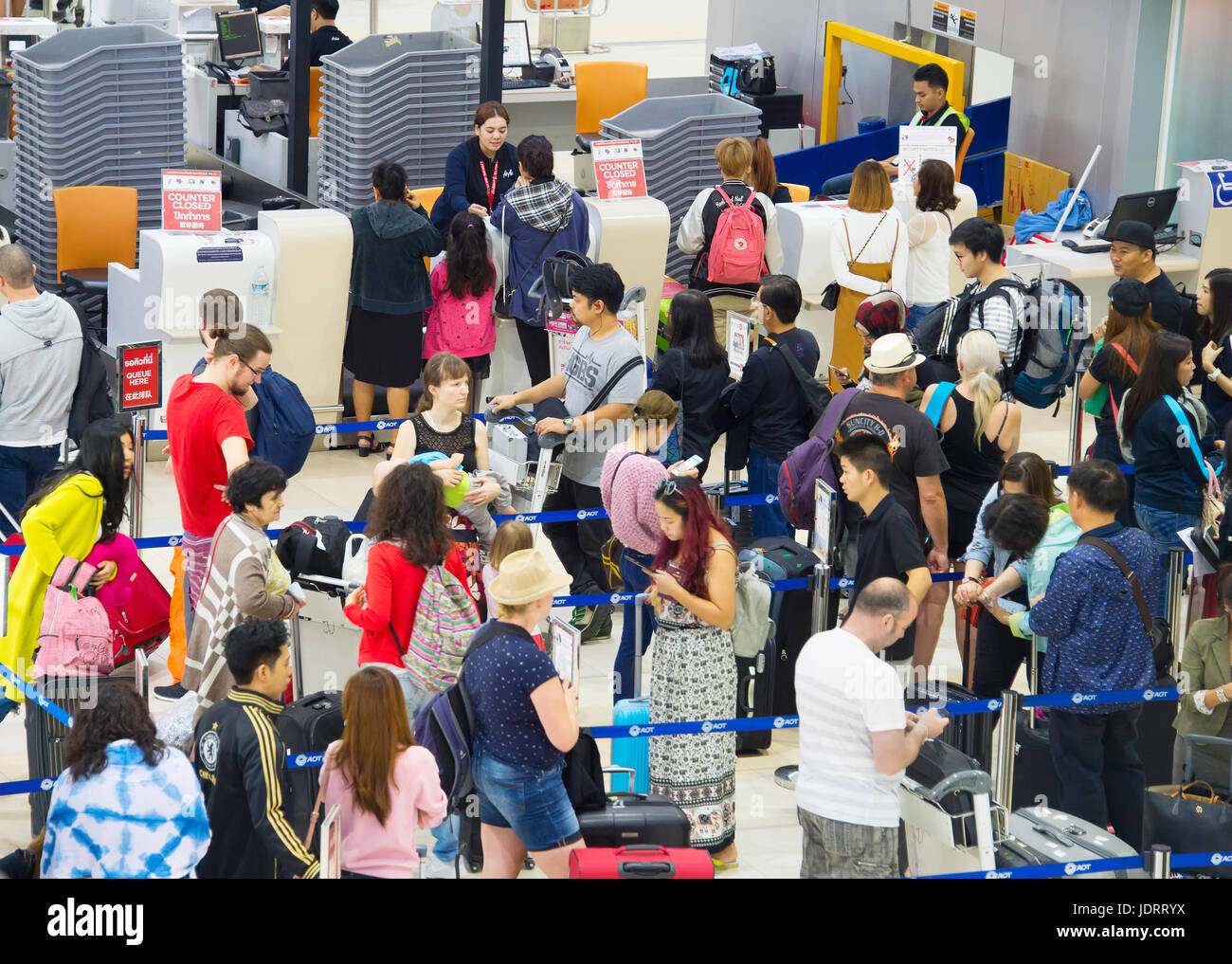 Check in business hi-res stock photography and images - Alamy
