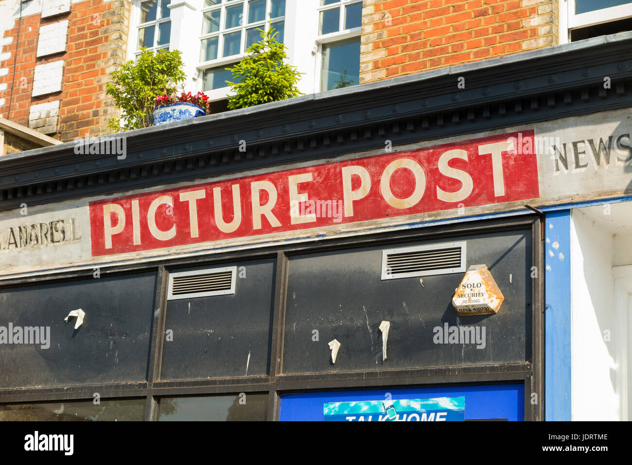 Picture post magazine mast-head logo / advert advertised on a shop ...