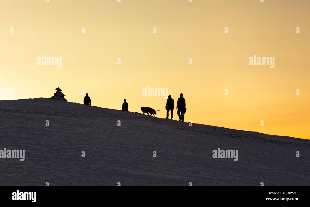 Walking into the sunset Stock Photo - Alamy