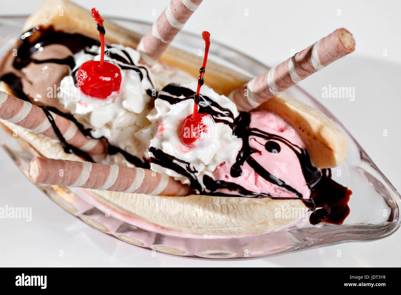 banana split on white backgroung Stock Photo - Alamy