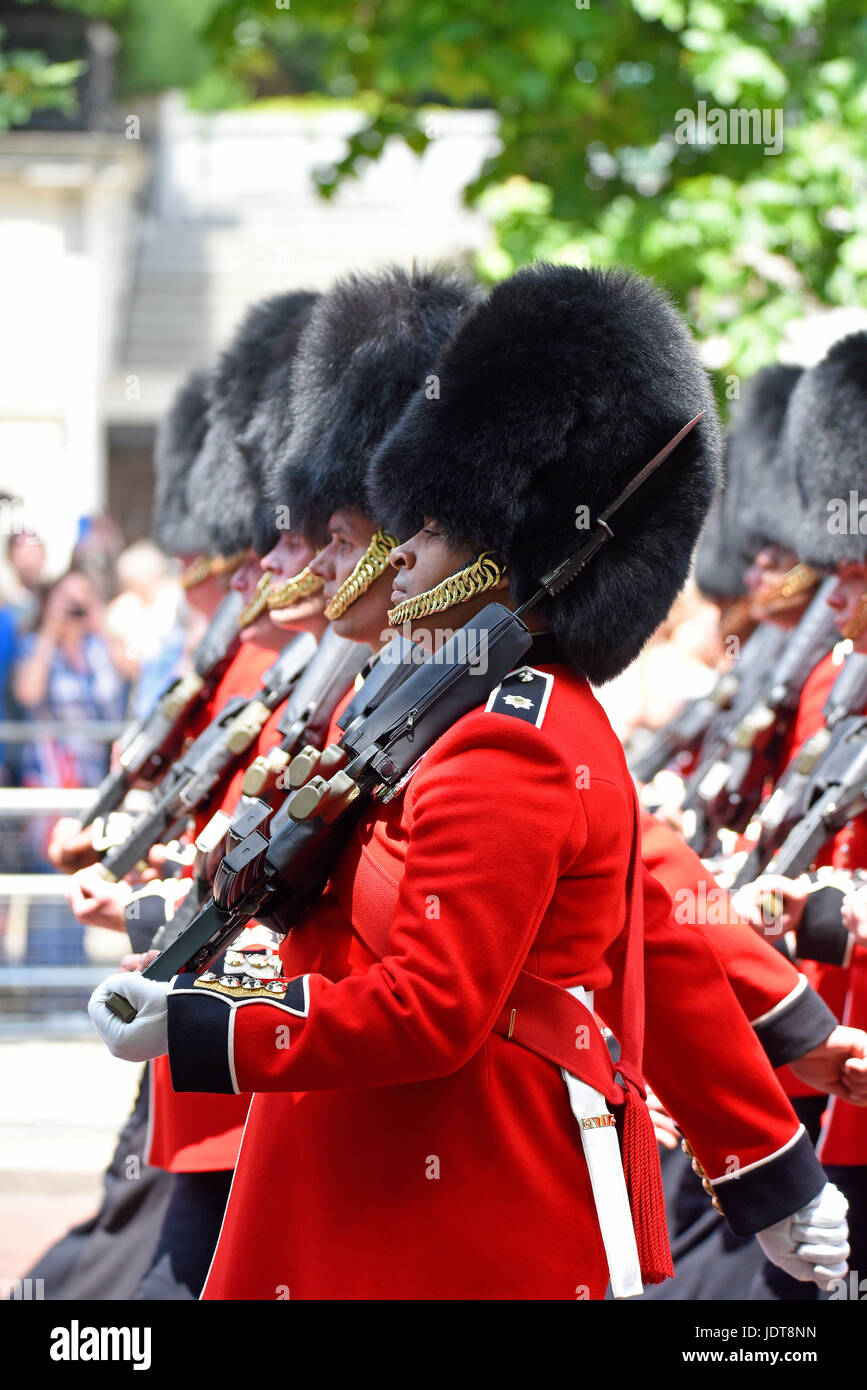 British army household division hi-res stock photography and images - Alamy