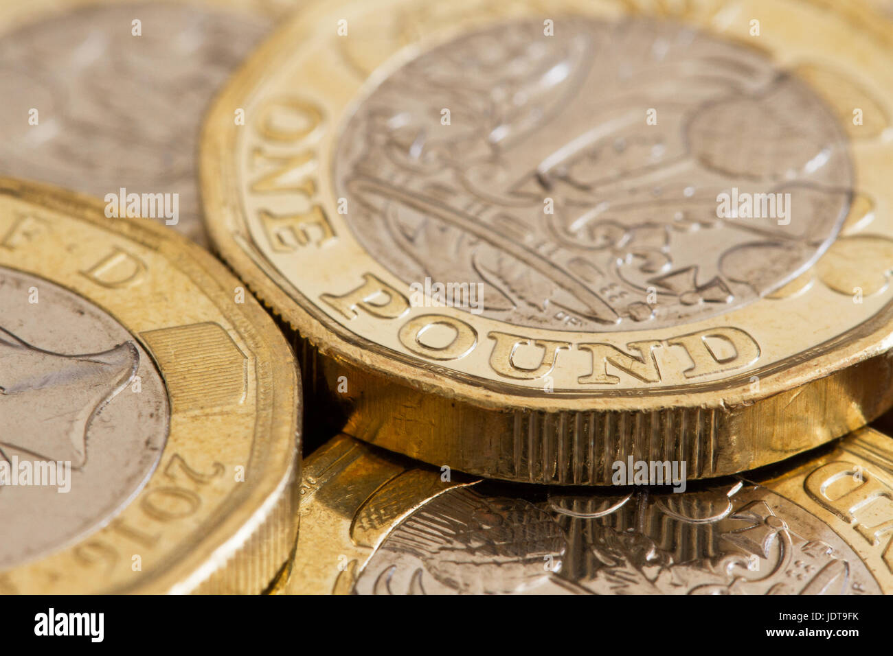 New British one pound coins, 2017, closeup, United Kingdom Stock Photo ...