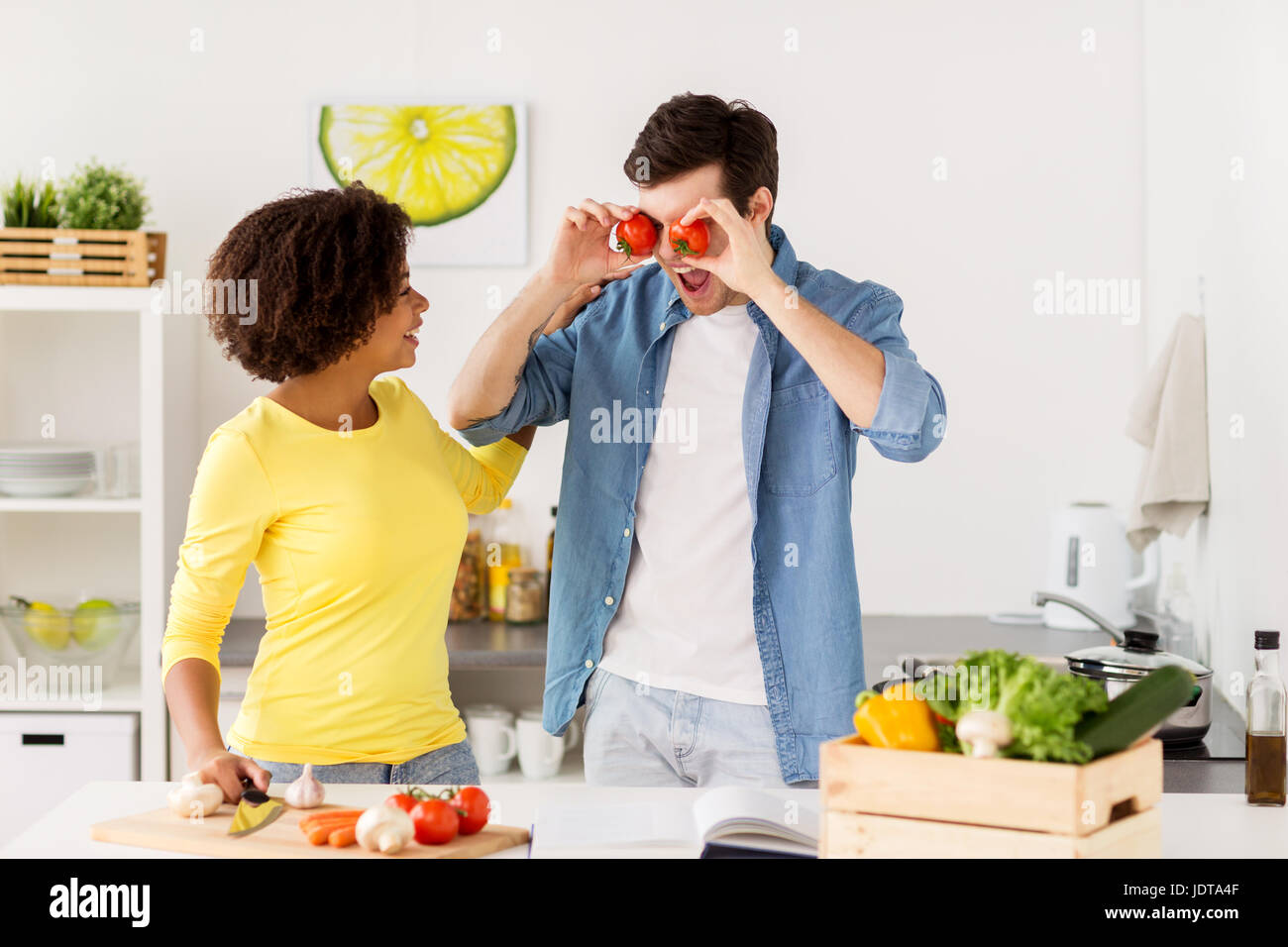 Funny couple kitchen hi-res stock photography and images - Alamy