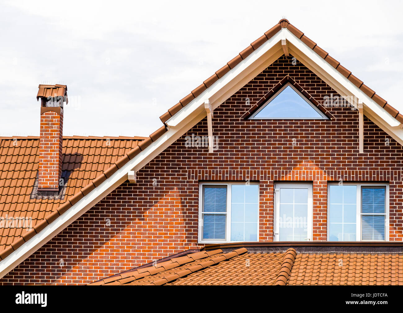 Triangle windows buildings high hi-res stock photography and images - Alamy